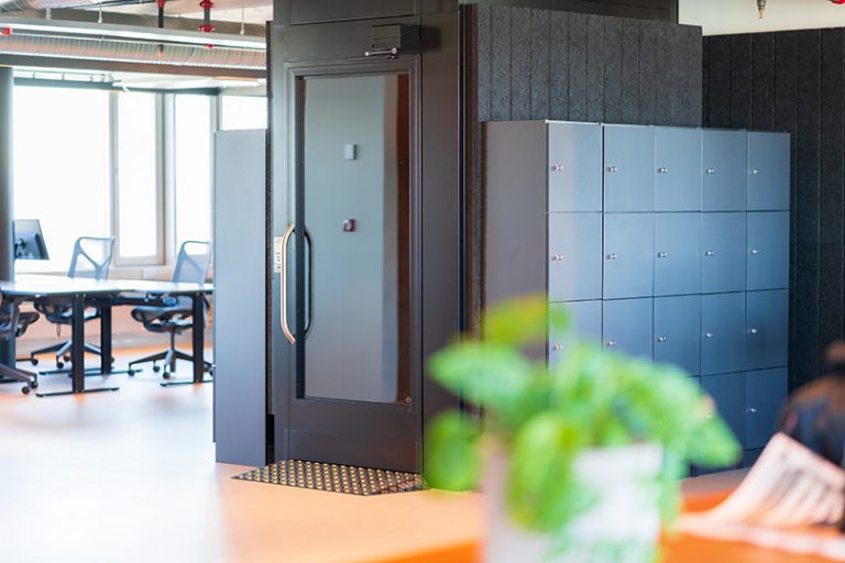 MC2000 Platform Lift – P. R. King & Sons